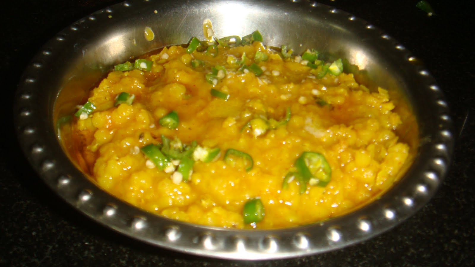 Amchi Bong Konnexion: Dal Bharta