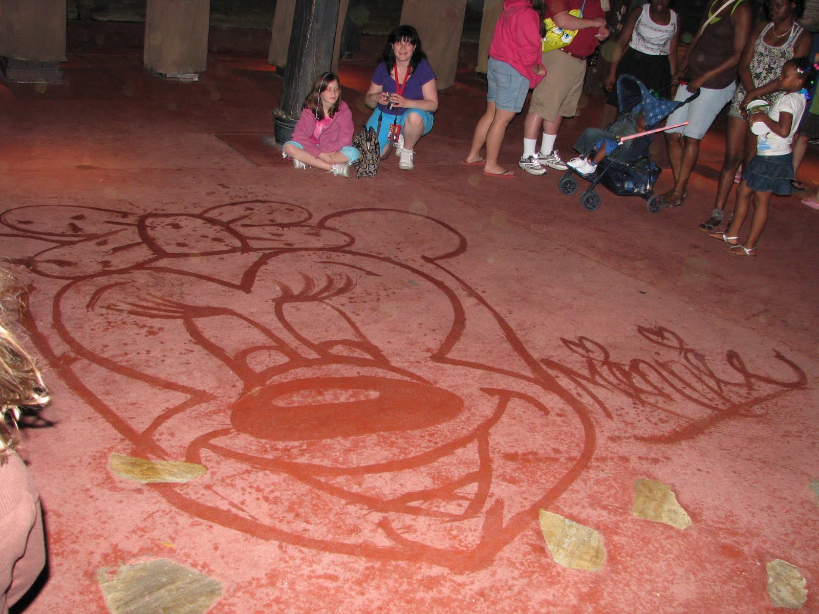 Mickey and Minnie Mouse Water Art At Disney World | Disney World Blog ...