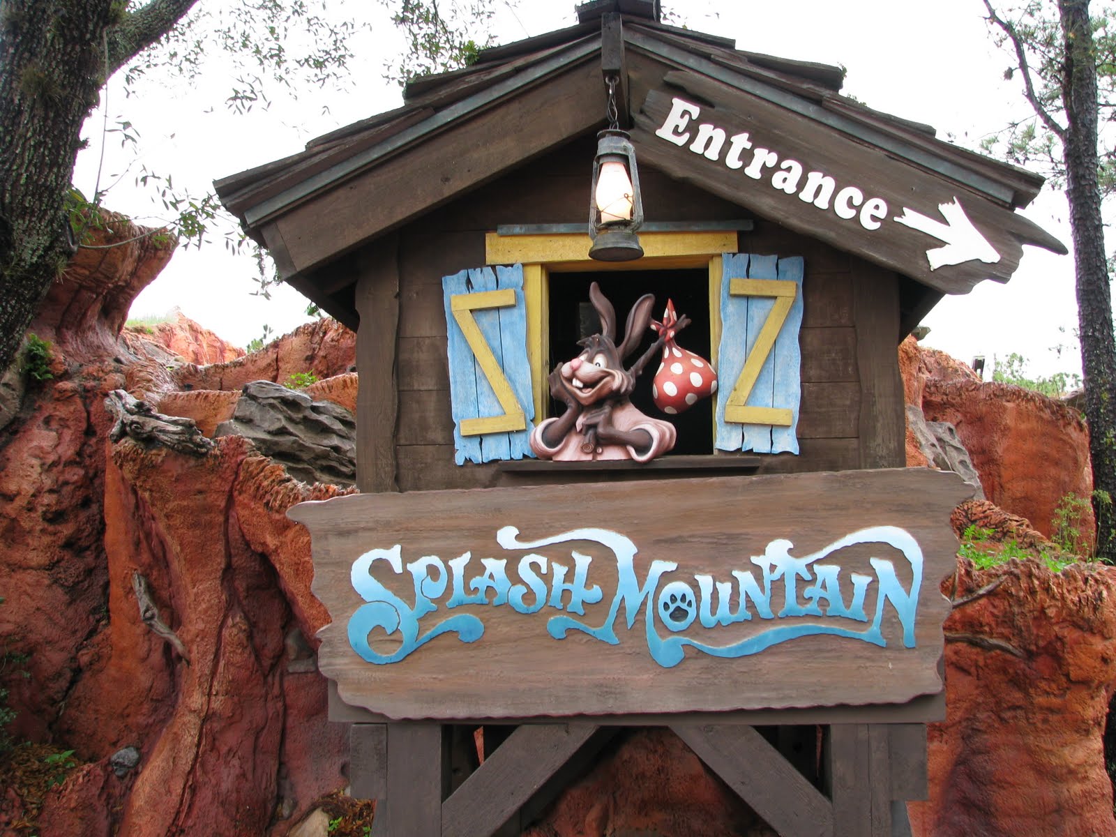 Splash Mountain - WARNING: YOU MAY GET WET! | Disney World Blog ... Splash Mountain - WARNING: YOU MAY GET WET! | Disney World Blog ...
