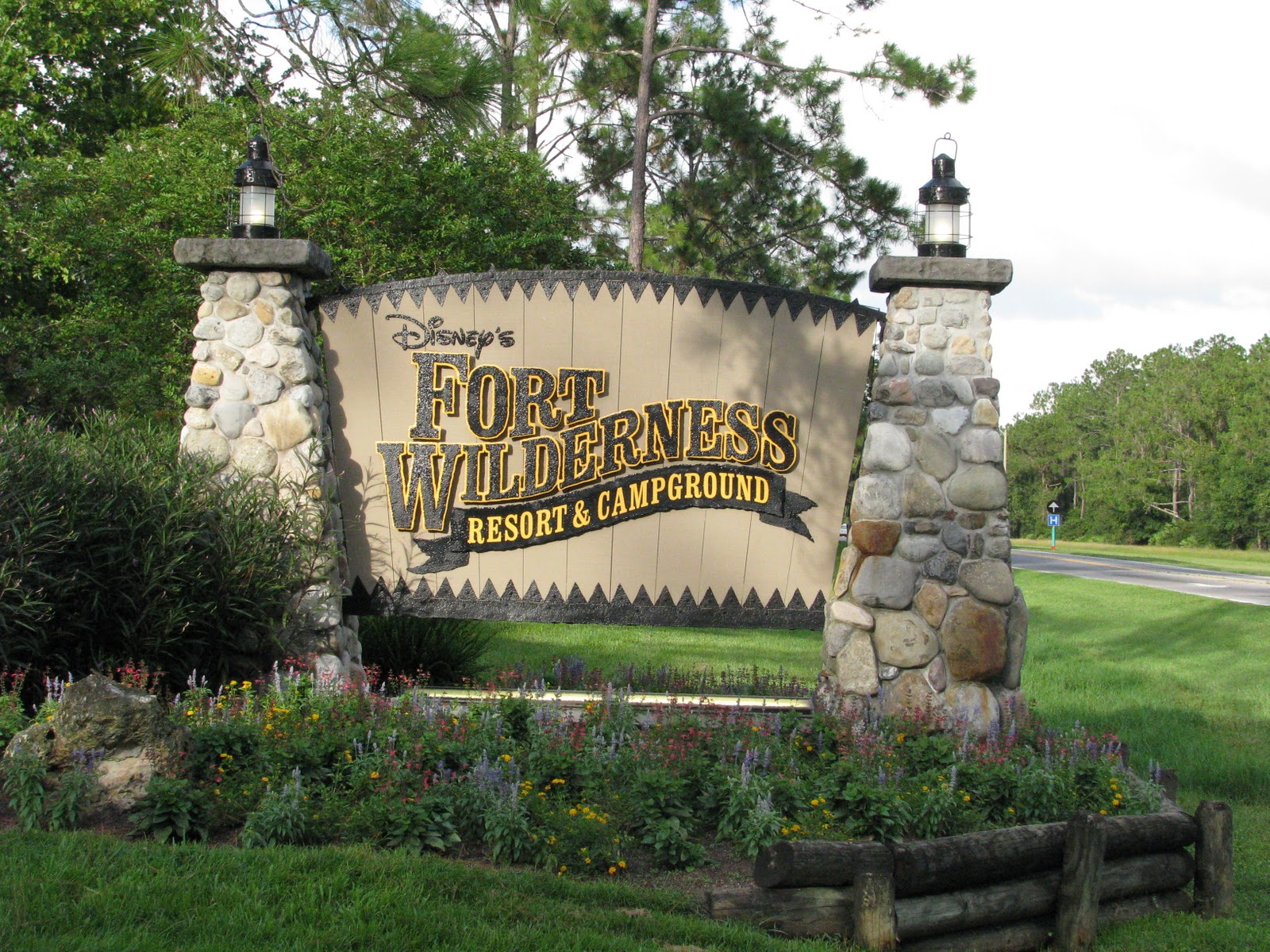 Free Disney World Fun At Chip 'n' Dale's Campfire Sing-A-Long & Movie ...