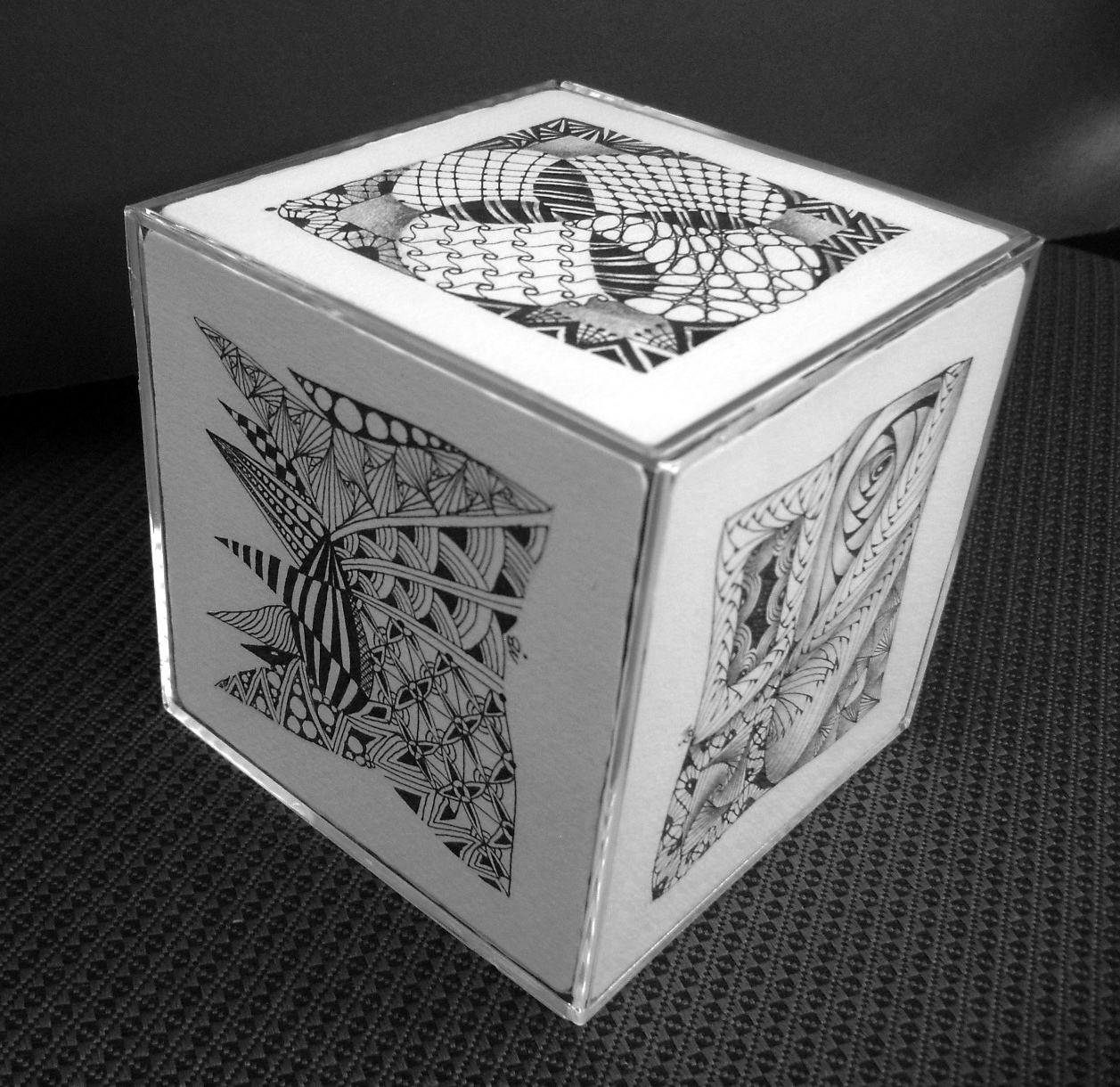 Enthusiastic Artist: Zentangle tiles in photo cubes