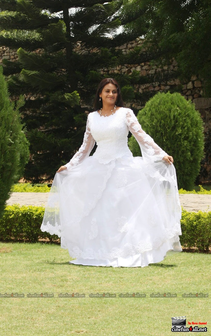 Tamil Celebrity Pictures: Hot malayalam actress Kaveri is now Kalyani ...