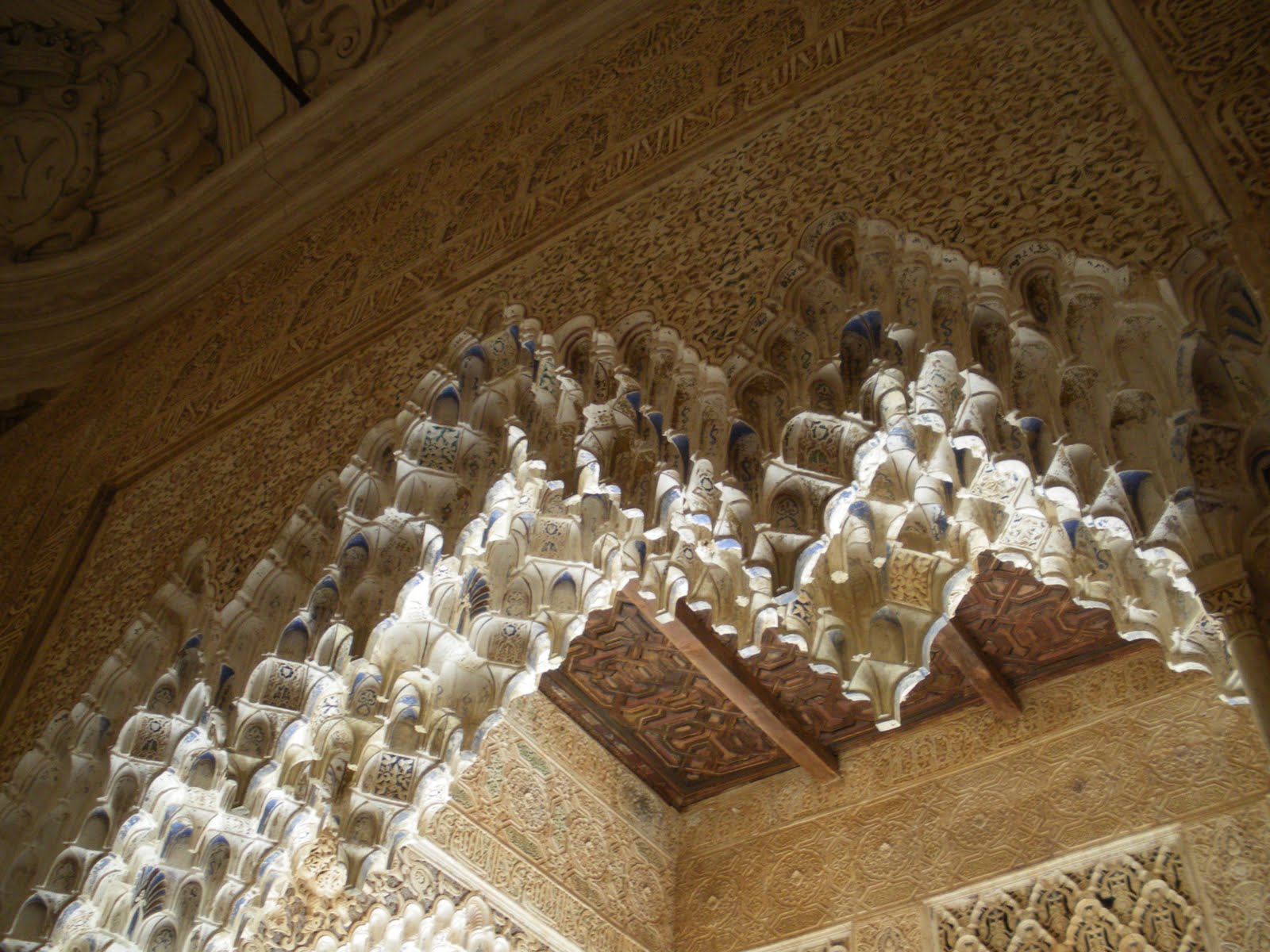 Clases de Historia, Geografía y Arte: El mocárabe en La Alhambra.