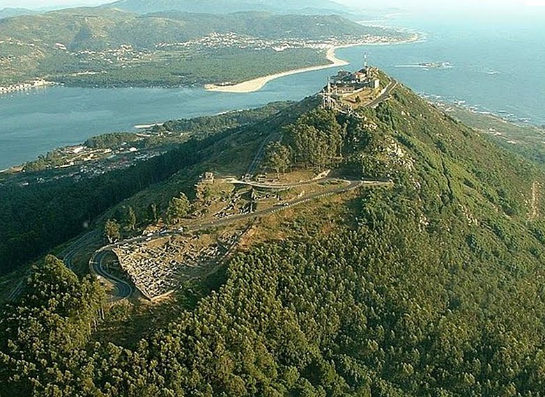 ArqueoLugares: Castro de SANTA TEGRA prox. A Guarda. Pontevedra ...
