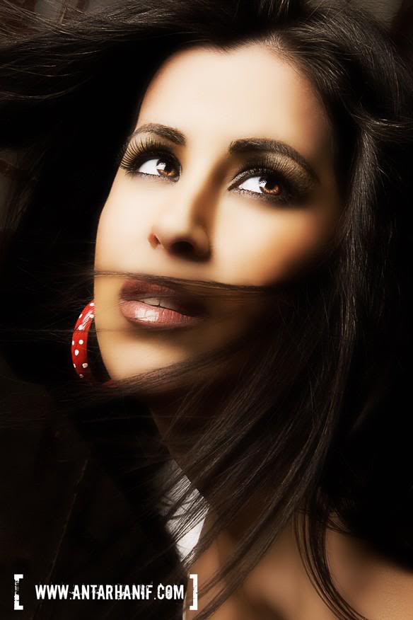 police continued searching today for a dancer and former nfl ...