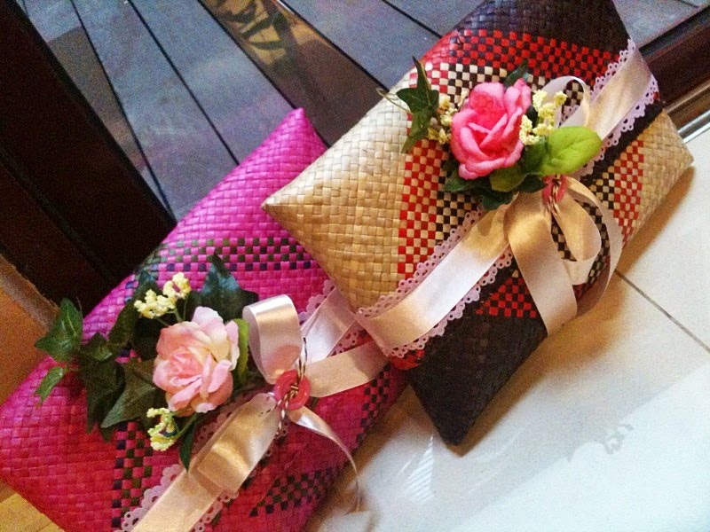 Armalia: Decorated mengkuang box