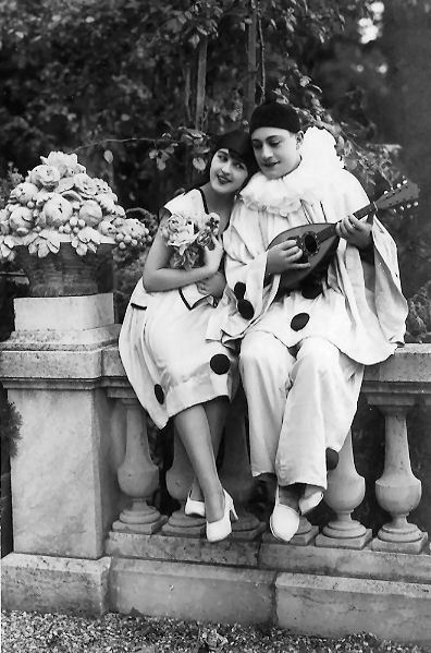 light color sound: pierrot pierrette