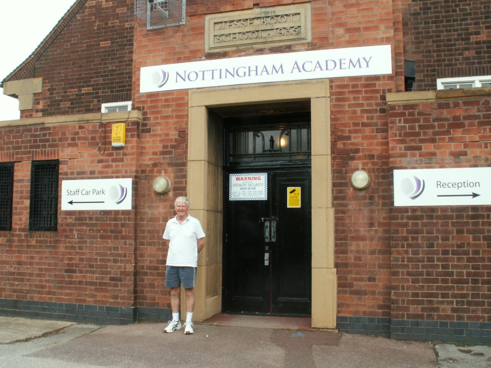 Mick & Lyn's overseas adventure: 7 June 2010 In Nottingham