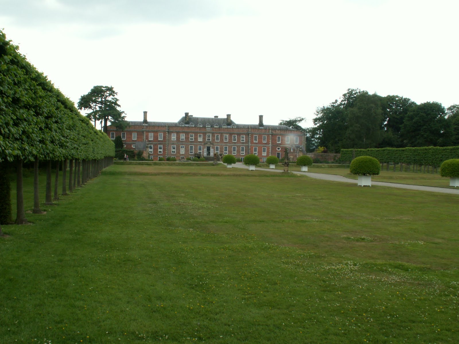 Mick & Lyn's overseas adventure: 23 June 2010 Erddig Estate then Canal ...