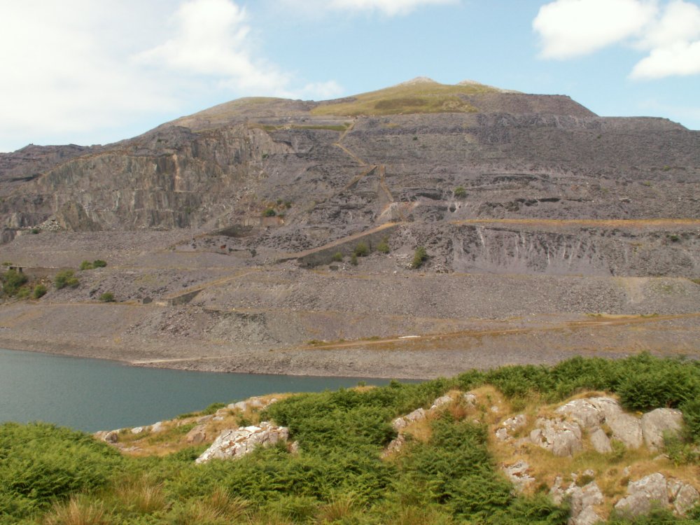 Mick & Lyn's overseas adventure: 24 June 2010 Trip to Mt Snowdon nr ...