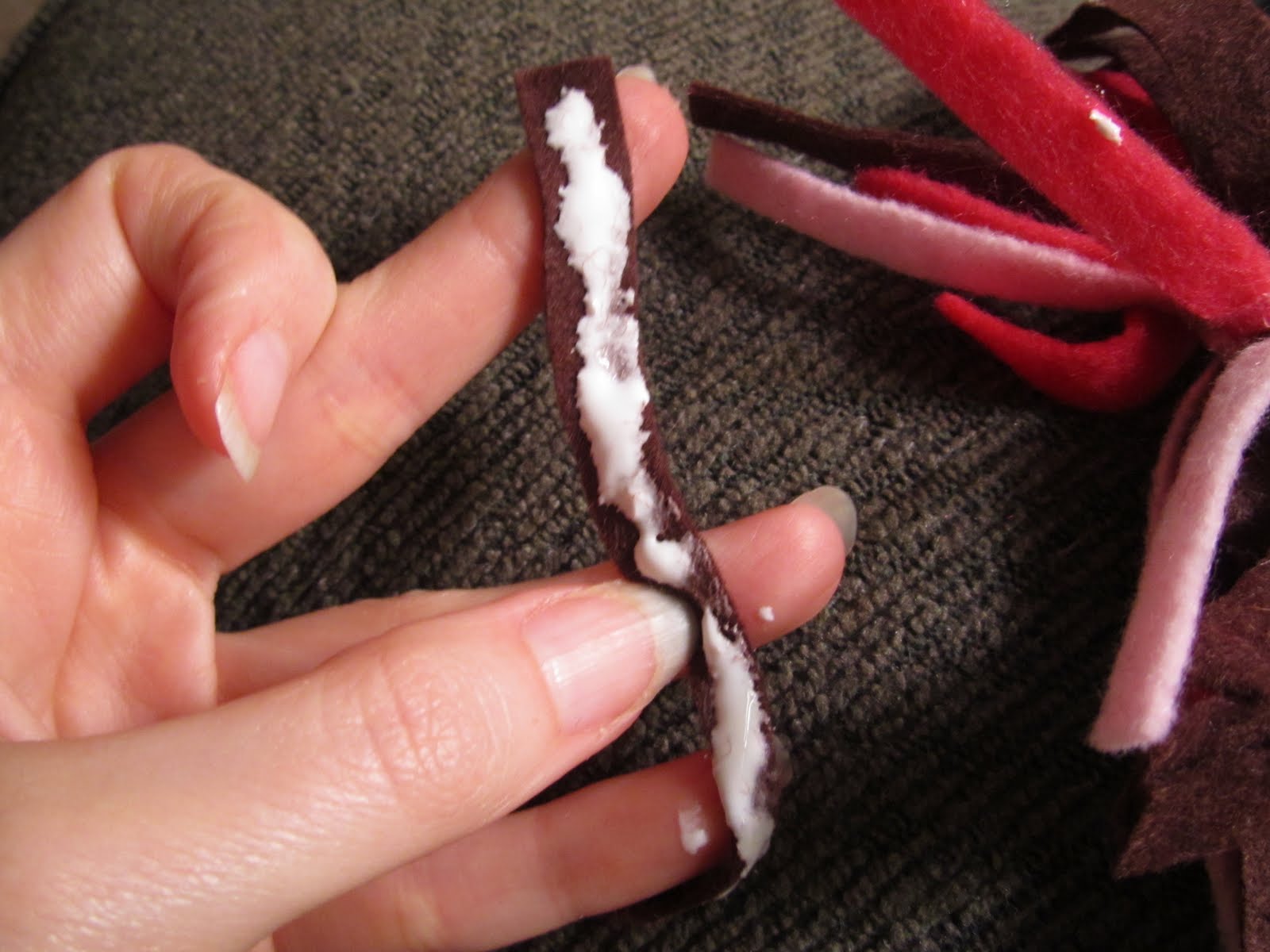 Twelve Crafts Till Christmas: felt haircessories how to