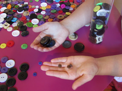 Twelve Crafts Till Christmas: sunday kids' craft: buttons of fun!