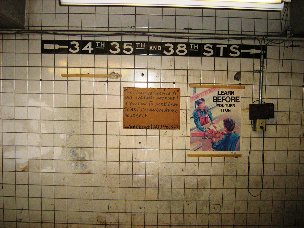 New York - History - Geschichte: Gimbel's Passageway