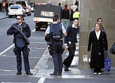 Baleboosteh - Tel Aviv Dreaming....: Nationwide Manhunt For Christopher ...