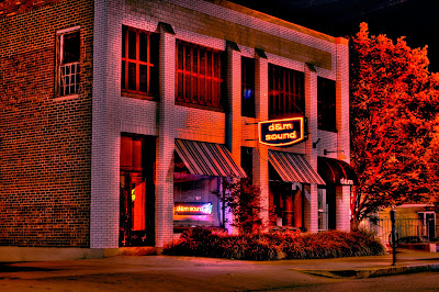 Now that you are here...: A trip through downtown Columbia at night...