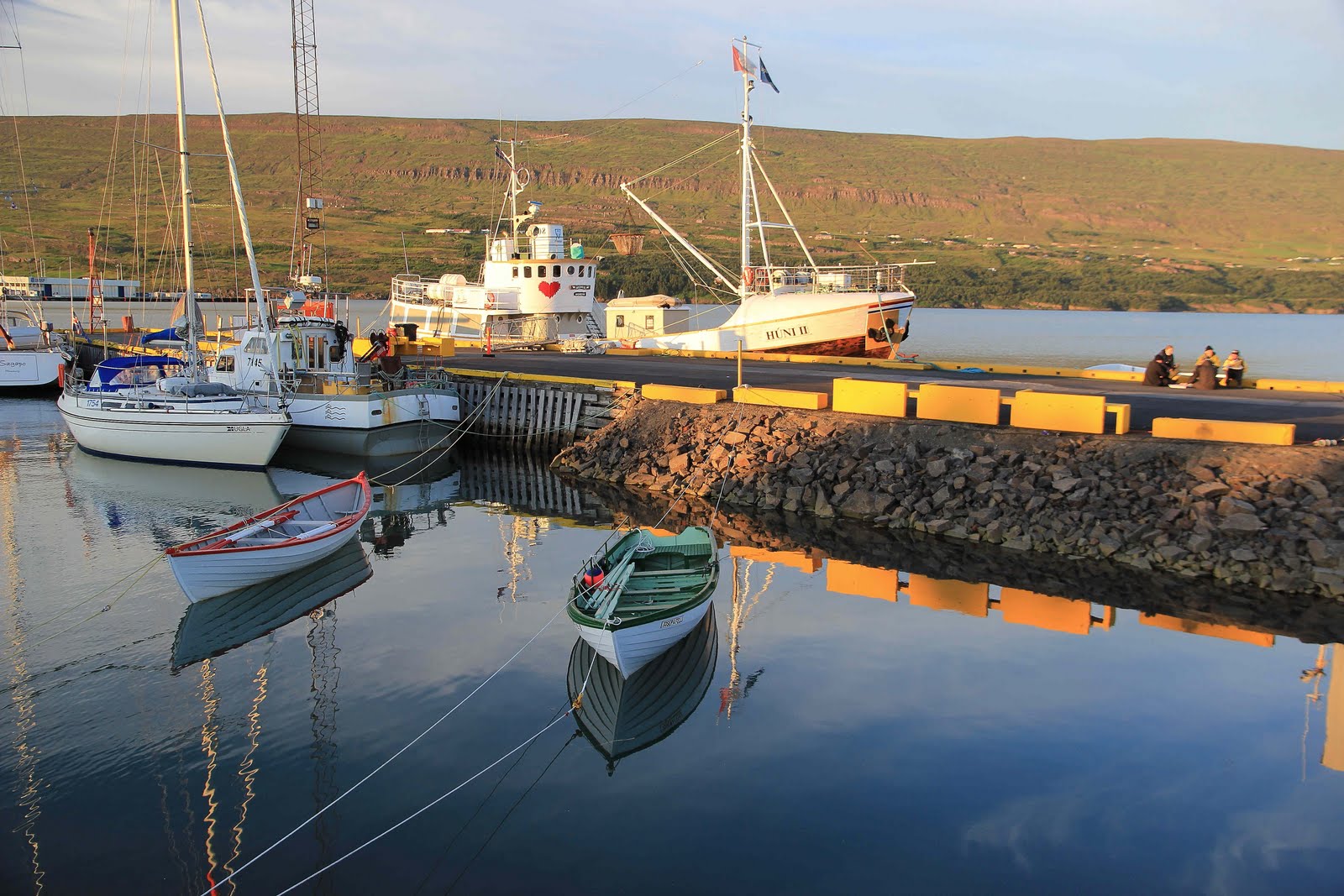 ISLANDIA, humilde flor en la eternidad: AKUREYRI (II): EL JARDÍN DE ...