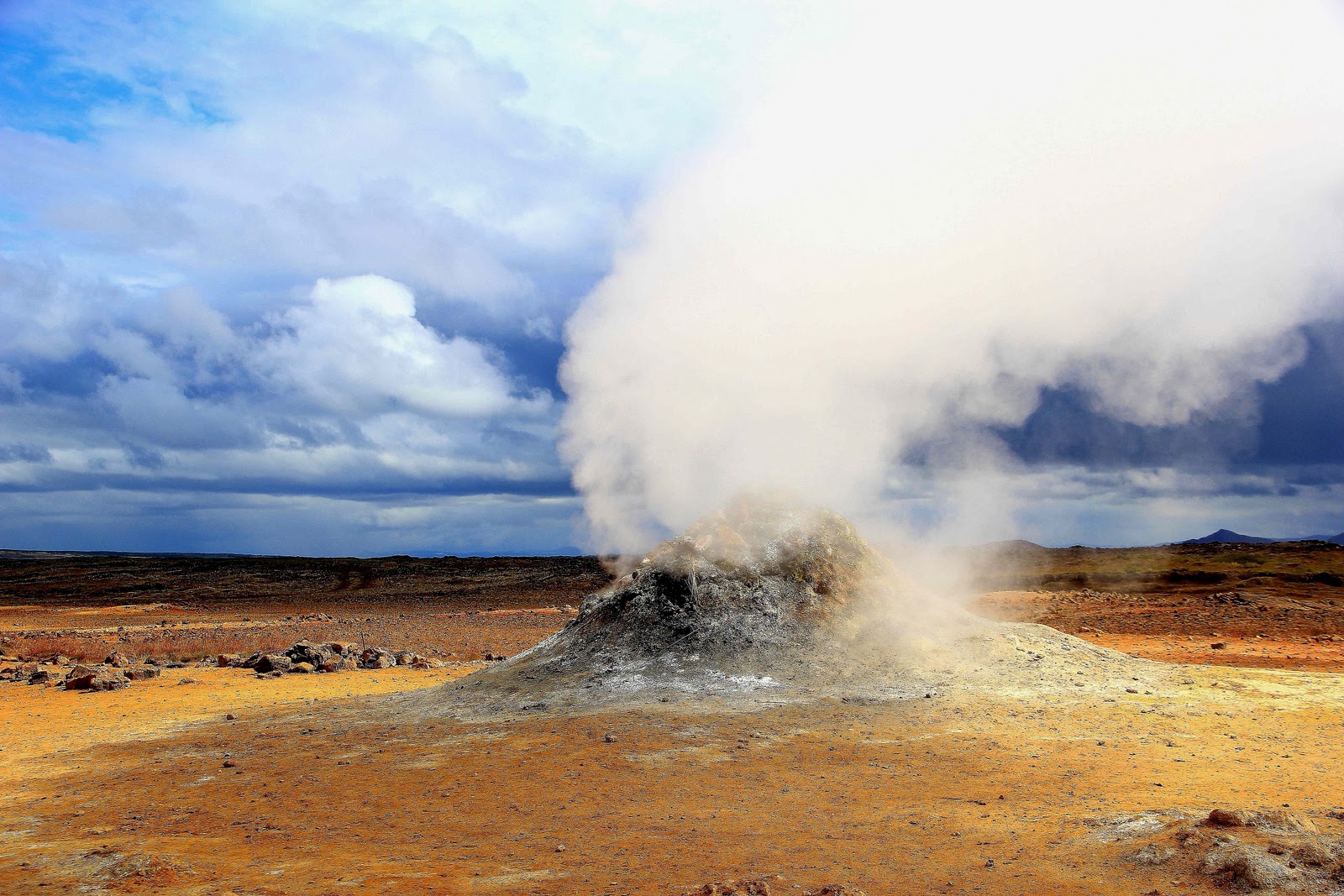 ISLANDIA, humilde flor en la eternidad: MÝVATN (II): la solfatara de Hverir