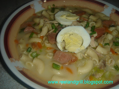 Reel and Grill: Sopas (Filipino Chicken and Pasta Soup)