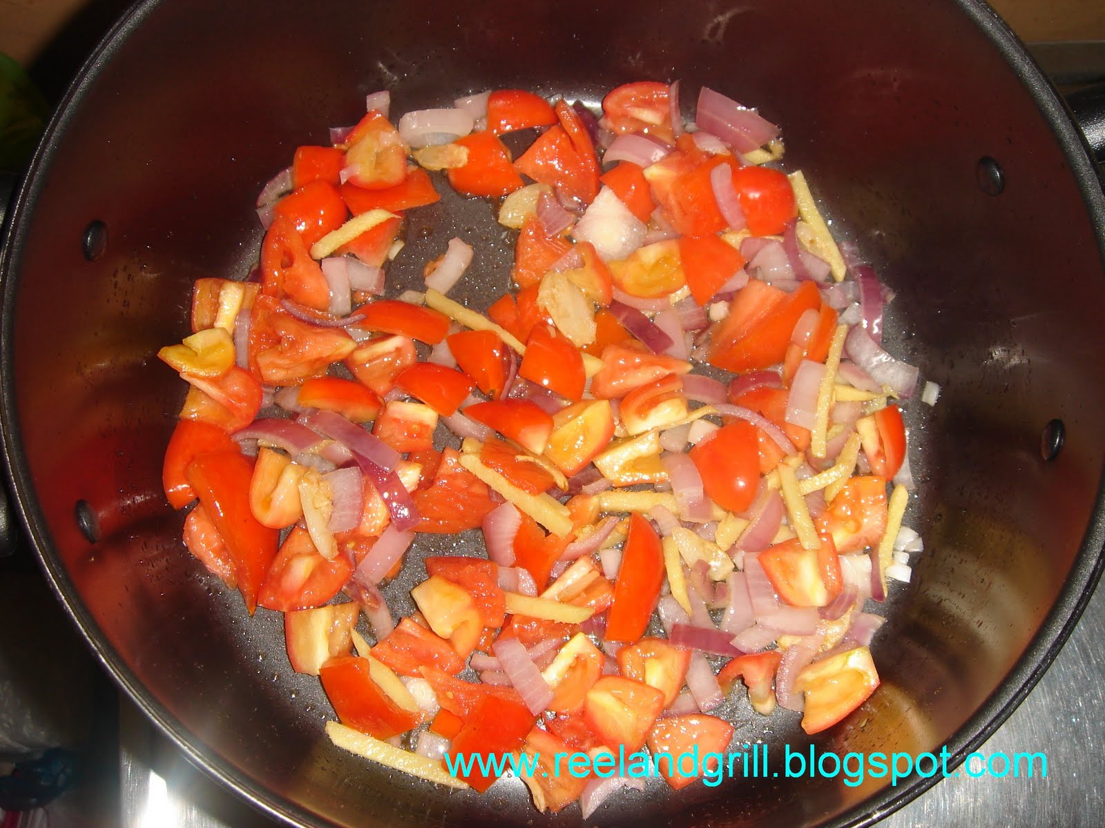 Reel and Grill: Ginisang Tahong (Sauteed Asian Green Mussels)