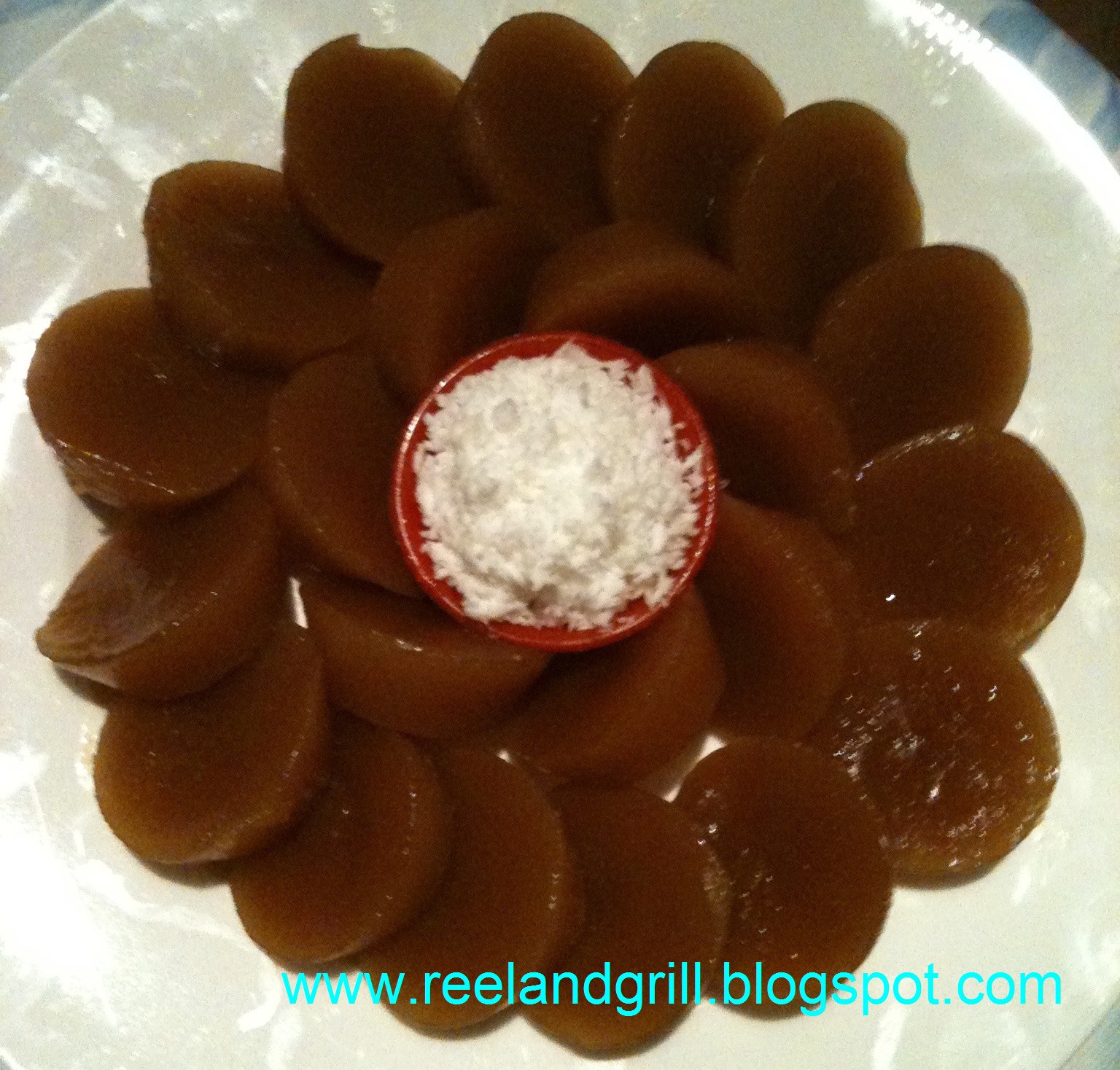 Reel and Grill: Kutsinta or Cuchinta a la Lalaine (Filipino Brown Rice ...