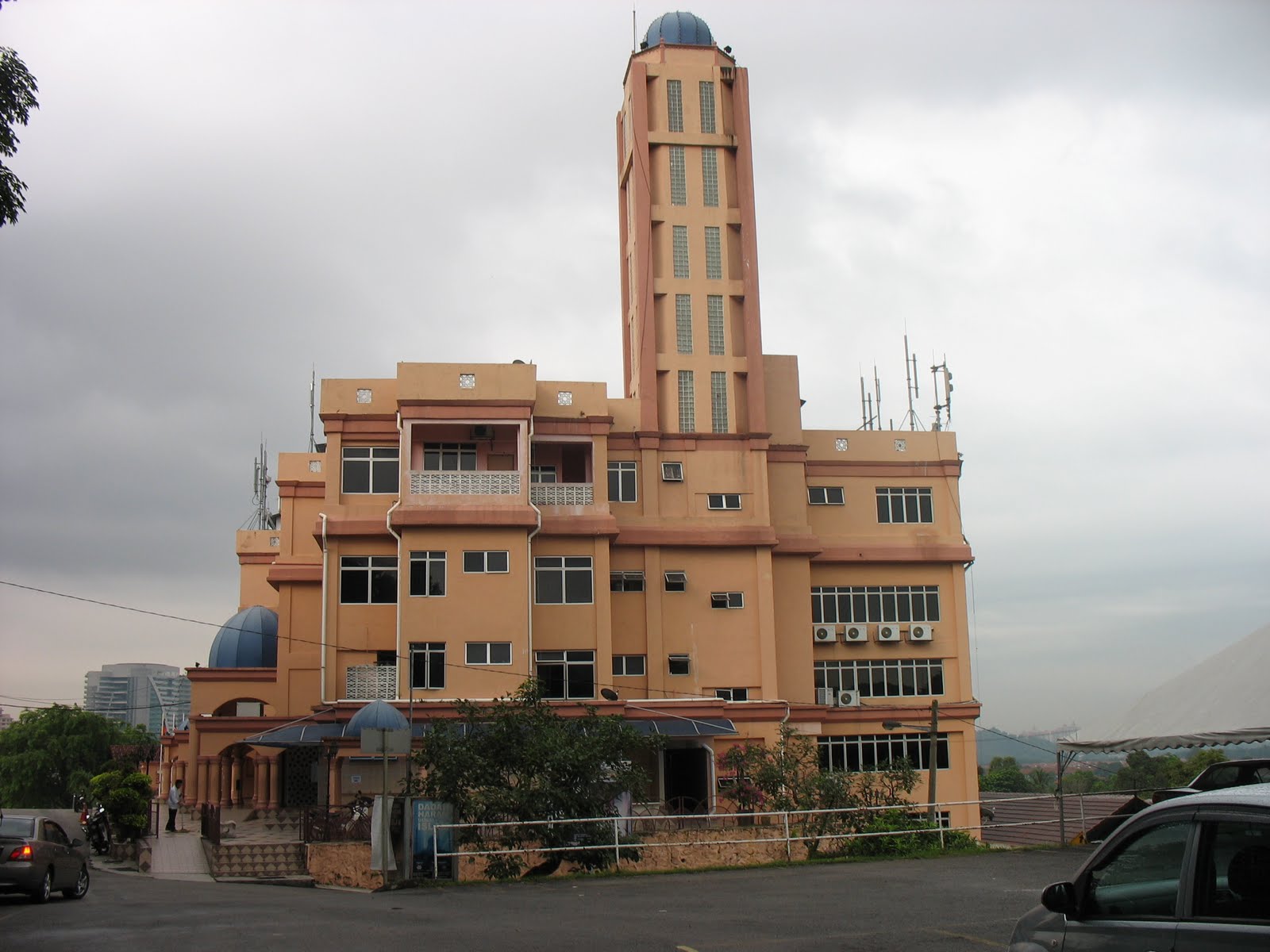 Baca Sambil Minum Kopi: Ziarah ke Masjid al-Ghufran, Bandar TDI, Damansara