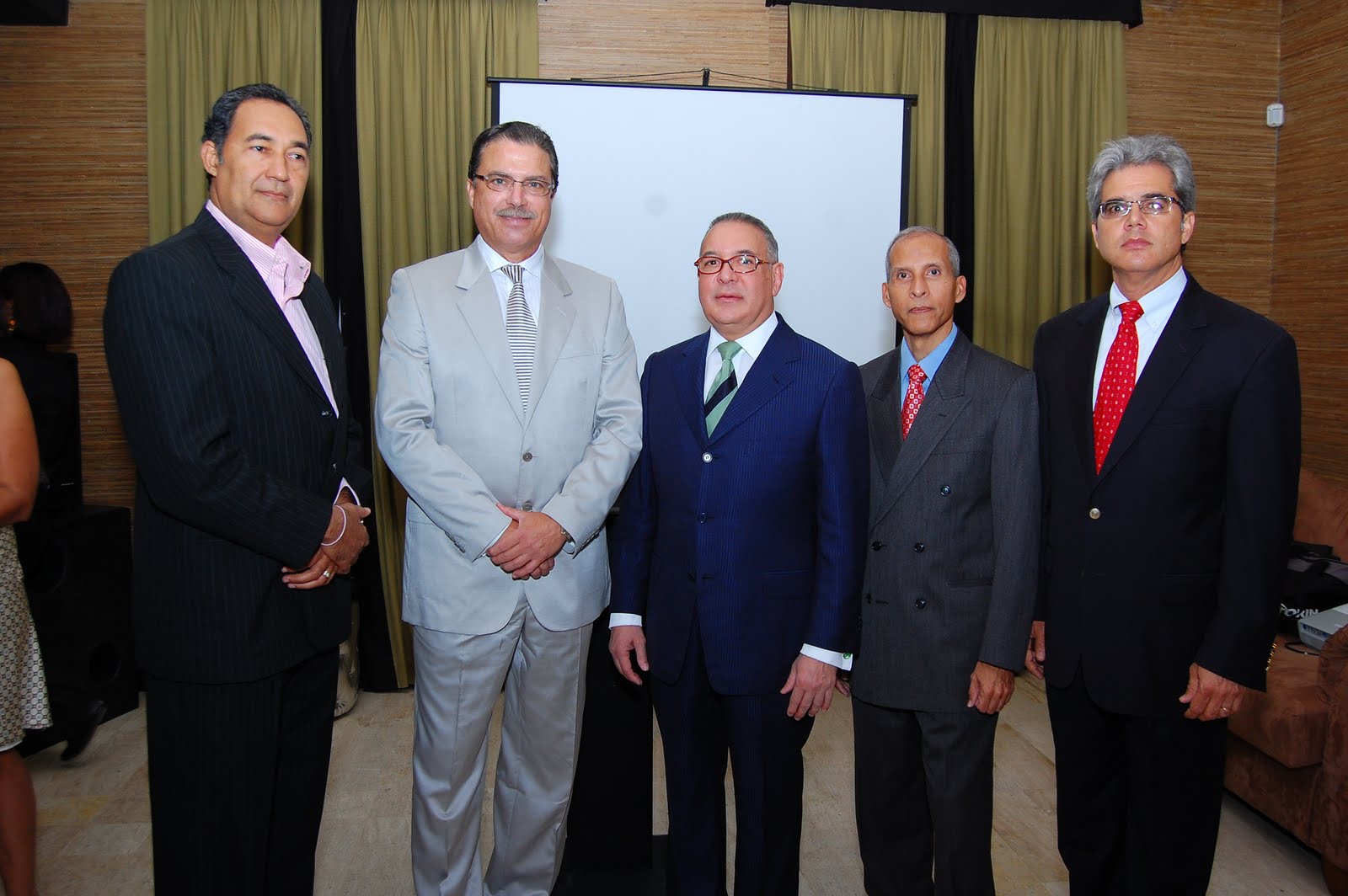 Sociales y Turismo: Inicio del programa de Cirugía Cardiovascular en el ...