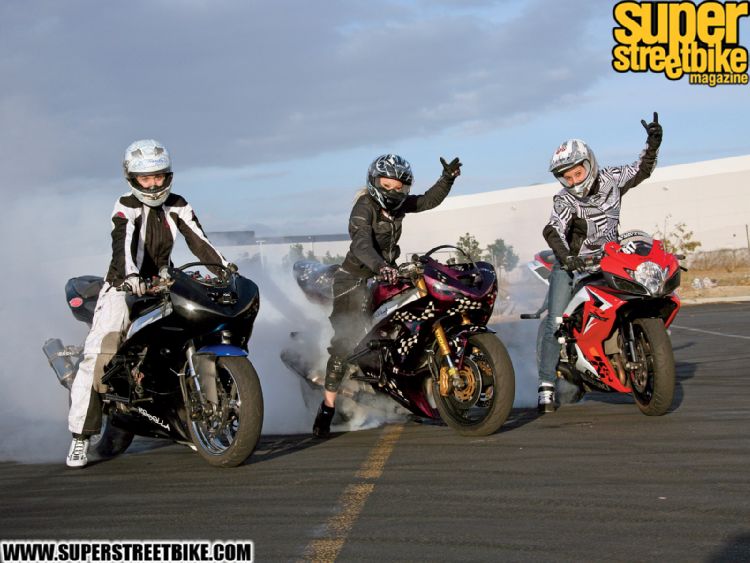 Modif scooter Yamaha mio Soul matic: Motorcycle Stunt Girls- Graceful ...