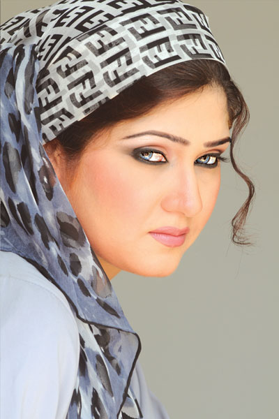 Arto`craft: Hijab and Scarf becoming Popular in Girls