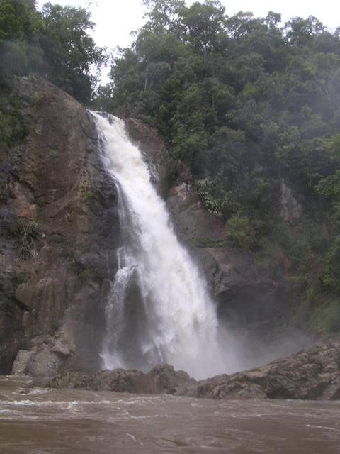 Jalan-Jalan-Kalimantan: Air Terjun Jantur Gemuruh