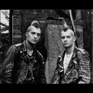 Apajada: SEJARAH PUNK SKINHEADS