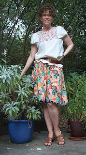 The Dashing Eccentric: Photo Posing for Curvier Ladies, Part the Second