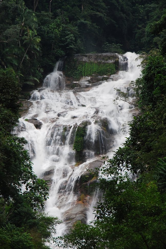 LIFE IN DIGITAL COLOUR: Lata Kinjang Waterfall Perak Malaysia