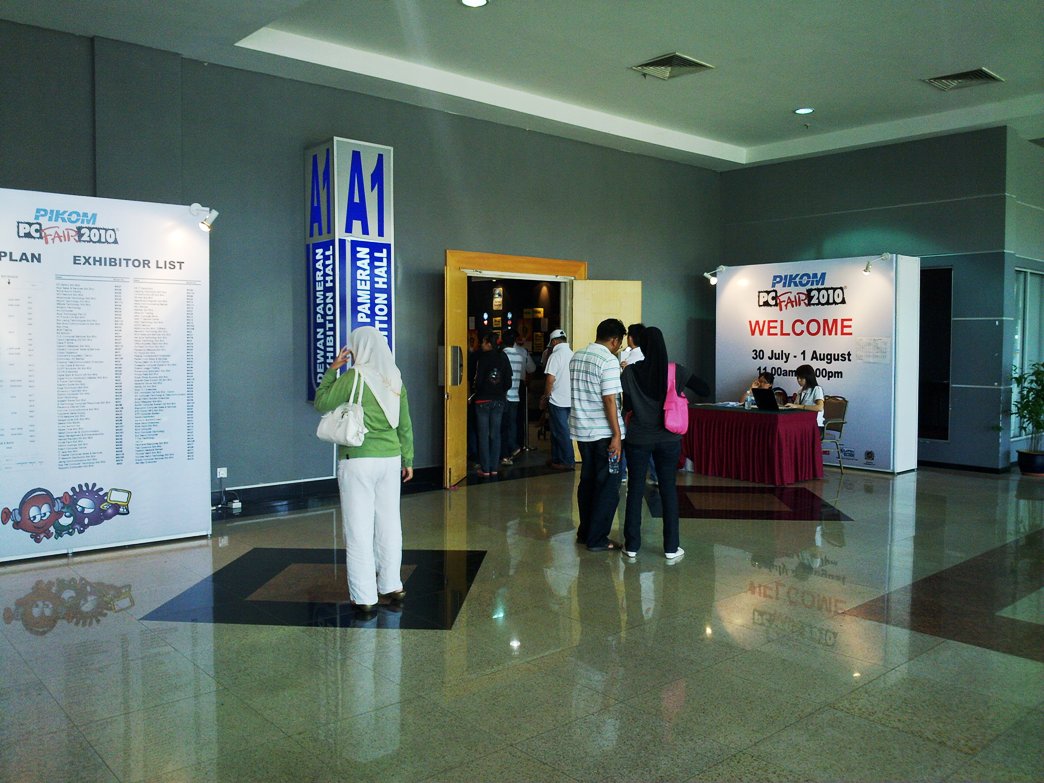 LIFE IN DIGITAL COLOUR: PIKOM PC Fair @ MITC Melaka