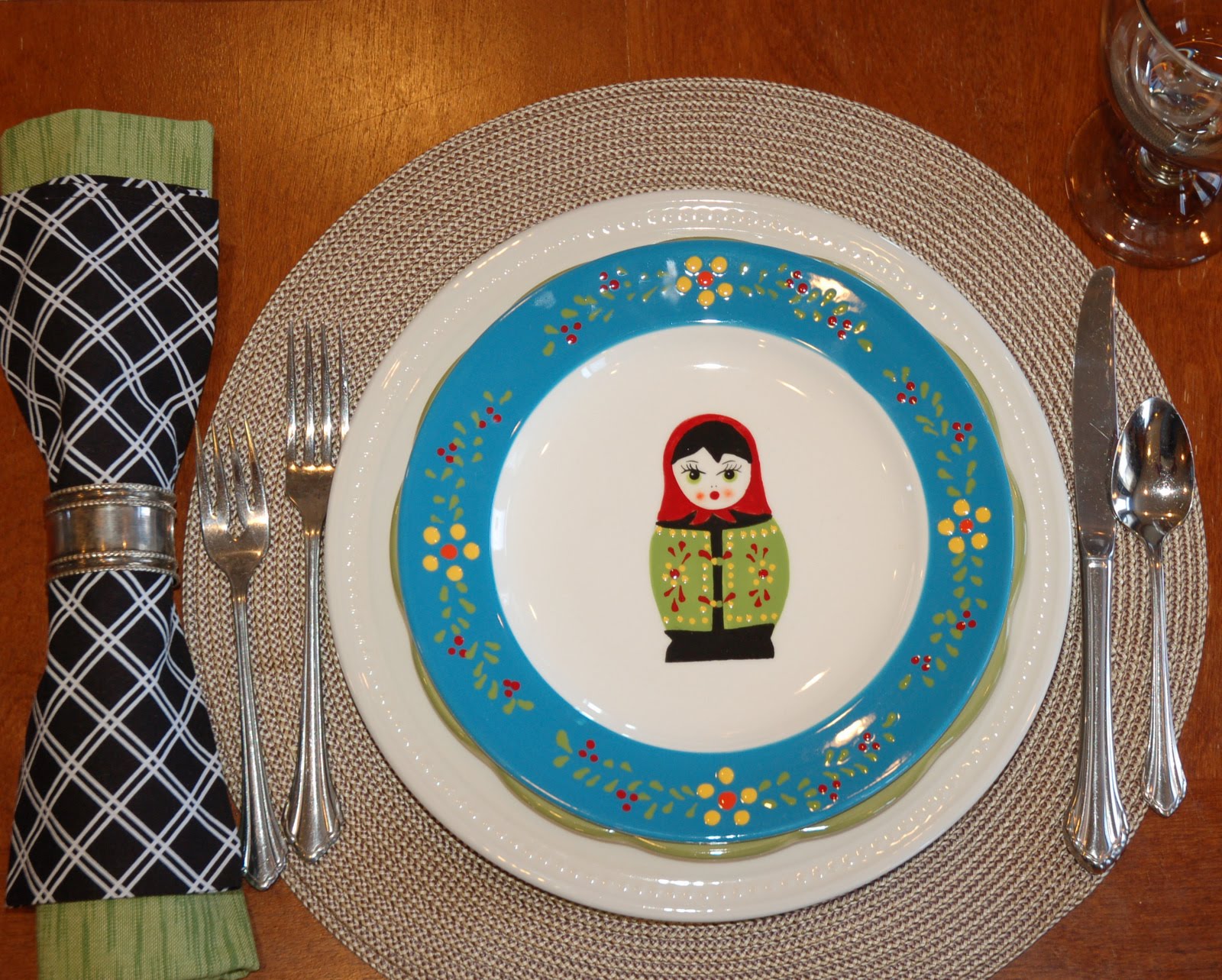 restlessrisa: Spring Table with Russian Dolls!