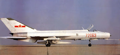 China libera para exportação o AVIC J-8T II / F-8 Finback