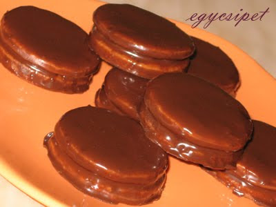 egycsipet: Mogyorós mini isler