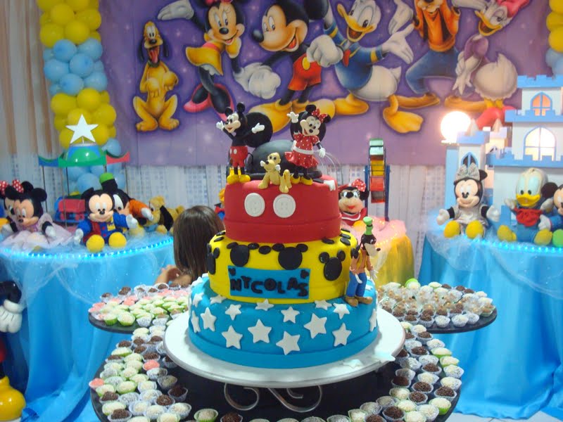 Angelita Dável Bolos Artísticos.: Bolo turma da Disney!!