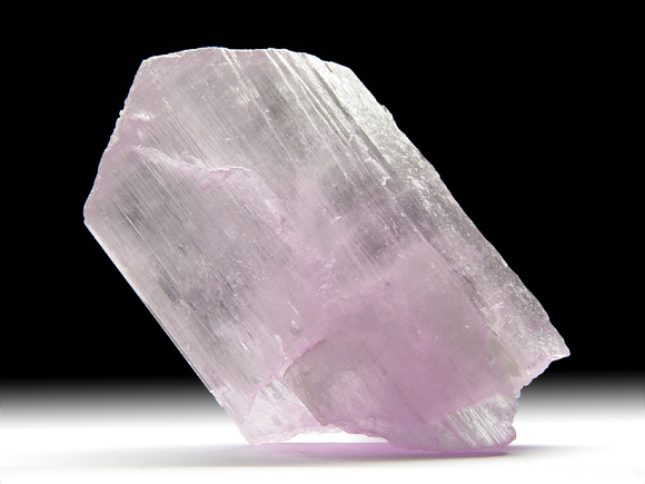 CRISTALE-GEODE-MINERALE: KUNZIT