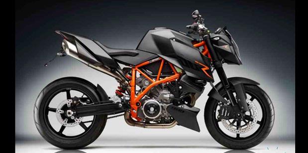 SPESIFIKASI Bajaj dan KTM