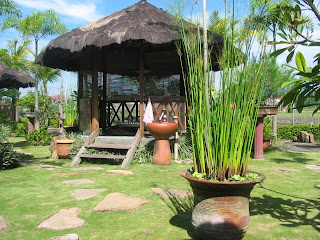 MERAPI RESTO KLATEN: KONSEP TAMAN DALAM EKSTERIOR MERAPI RESTO