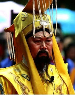 El Color de una Cultura Milenaria: Importancia del color amarillo en la ...