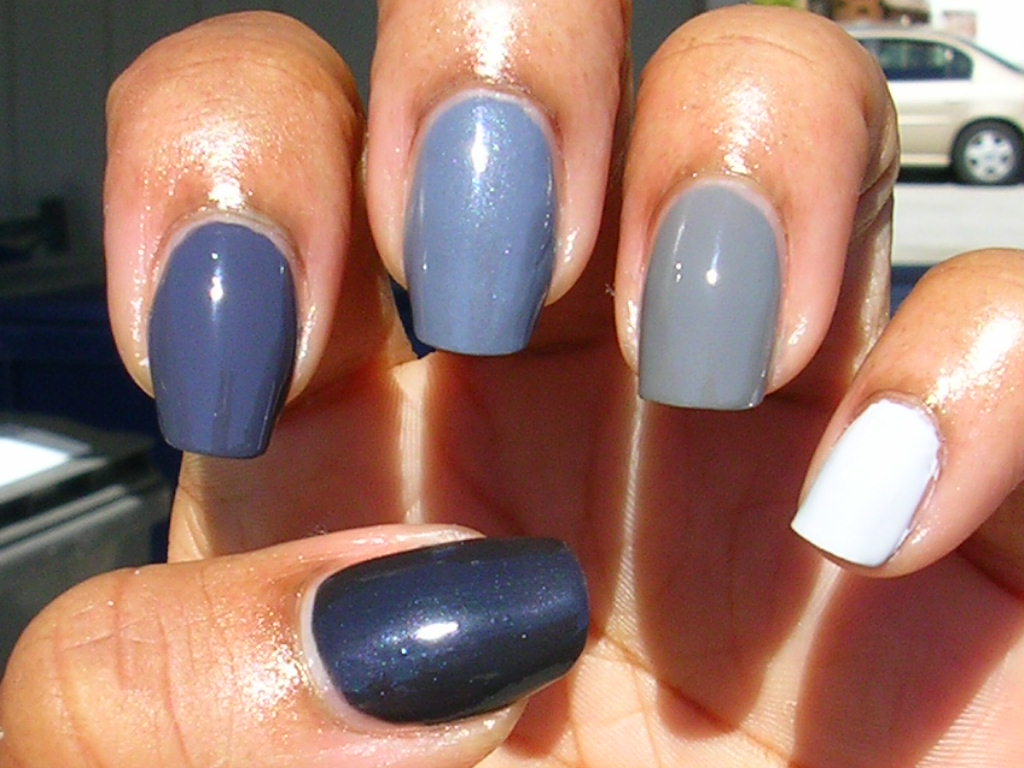CANDY COATED TIPS: Grey Ombre (Gradient) Nails