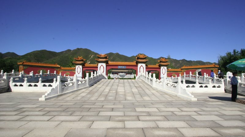 BeijingMan: Chinese Cemetery