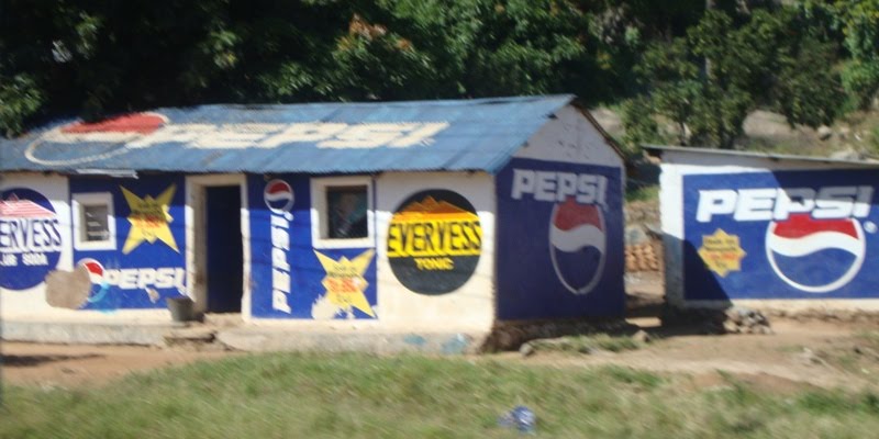 NYUMBA MABANGO KWA MATANGAZO YA BIASHARA. JE! MWENYE NYUMBA ANANUFAIKA ...