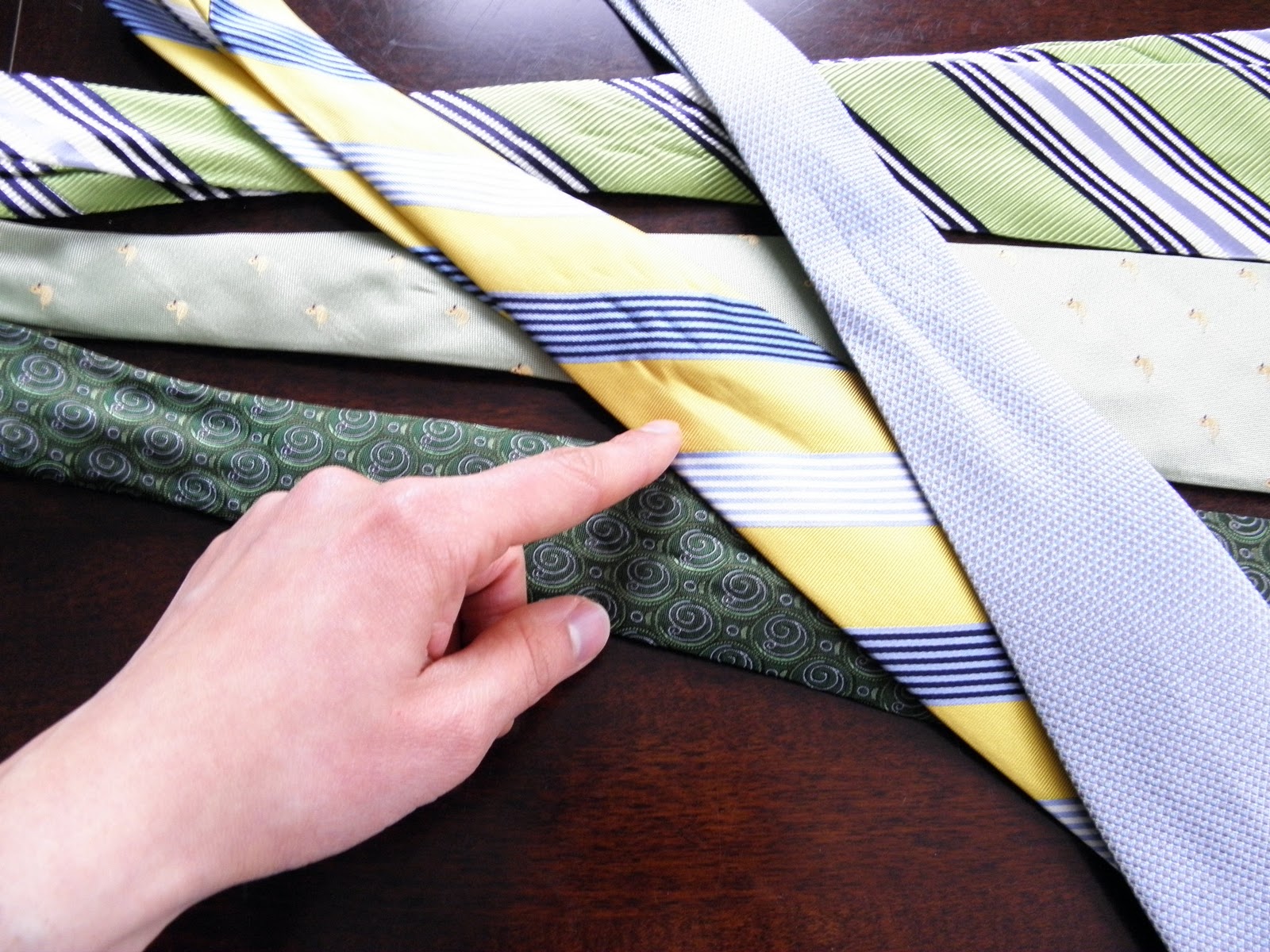 Pressing Men's Ties