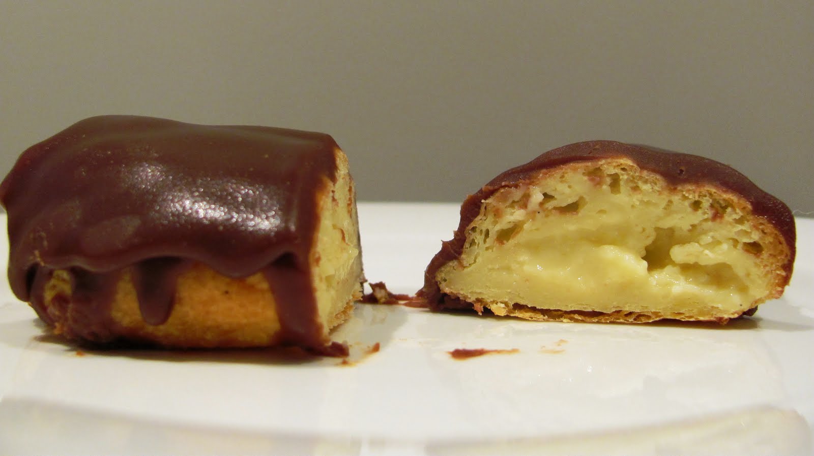 Mrs Cake: Chocolate Eclairs