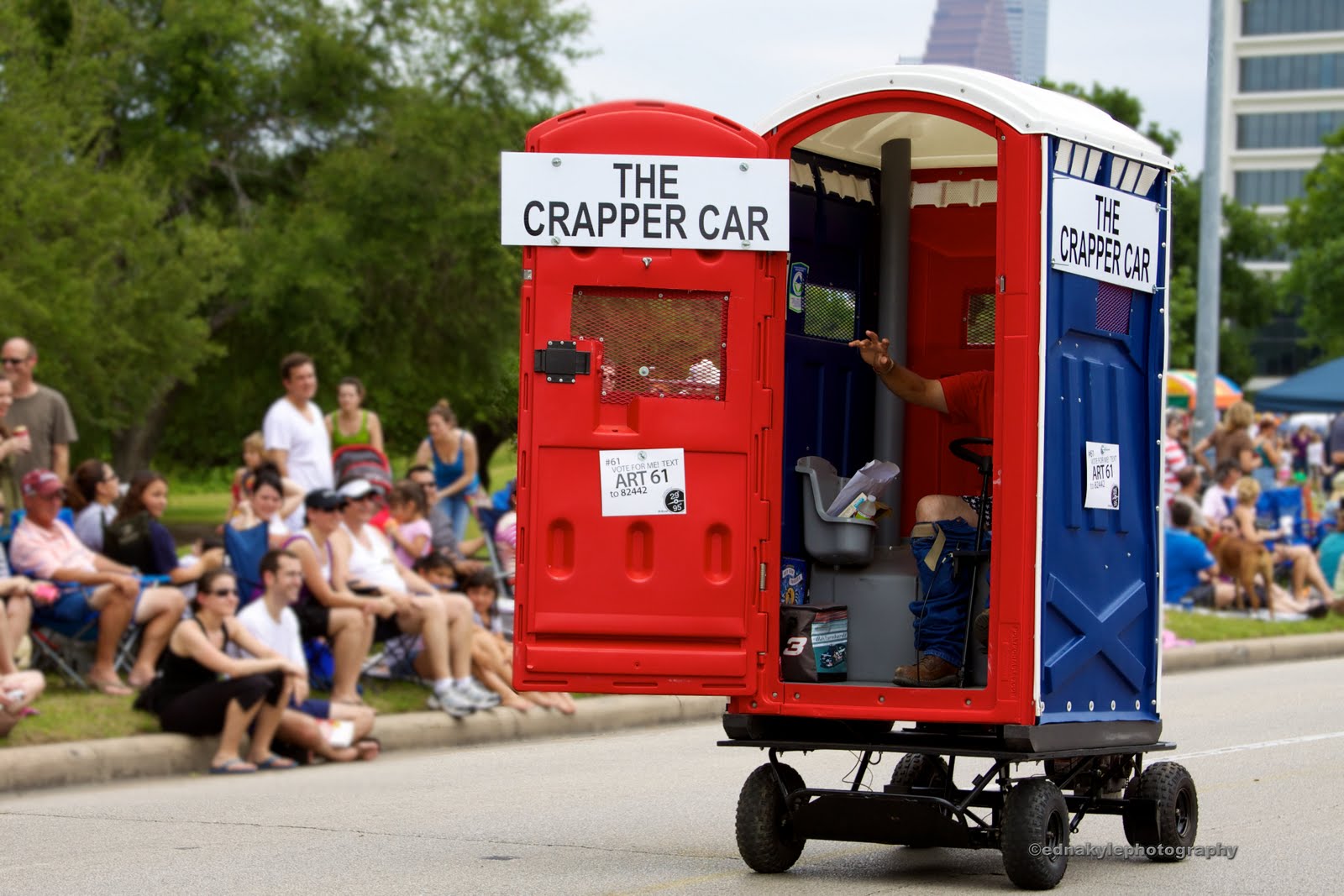 edna and kyle photography: The Crapper Car. Yes!