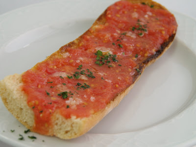 Pan con tomate.