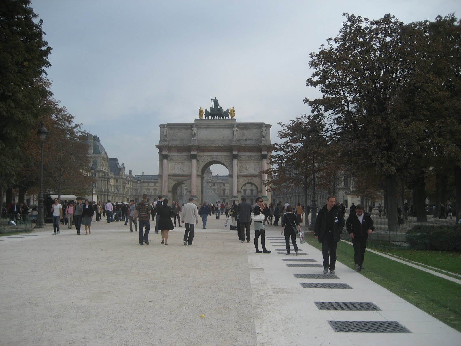 Victoria West: Paris, Orasul Luminilor