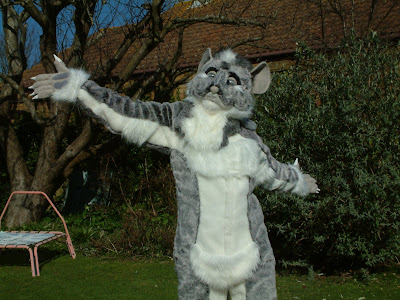 The Raggy Rat ...: my first fursuit .... here he is!